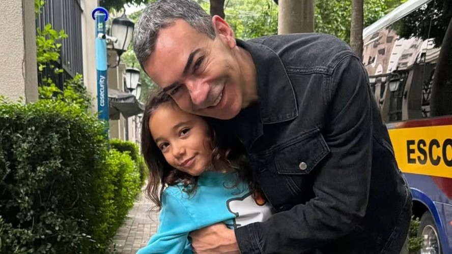 César Tralli se despede da filha, Manuella, antes de retornar ao Rio de ...