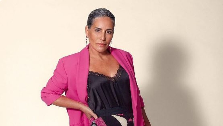 'Hoje o dia vai ser todo pink', brinca Gloria Pires ao fazer referência ...