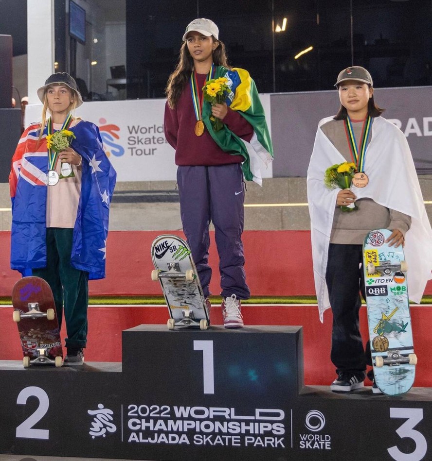 Rayssa Leal faz post emocionante após ouro no mundial de skate street