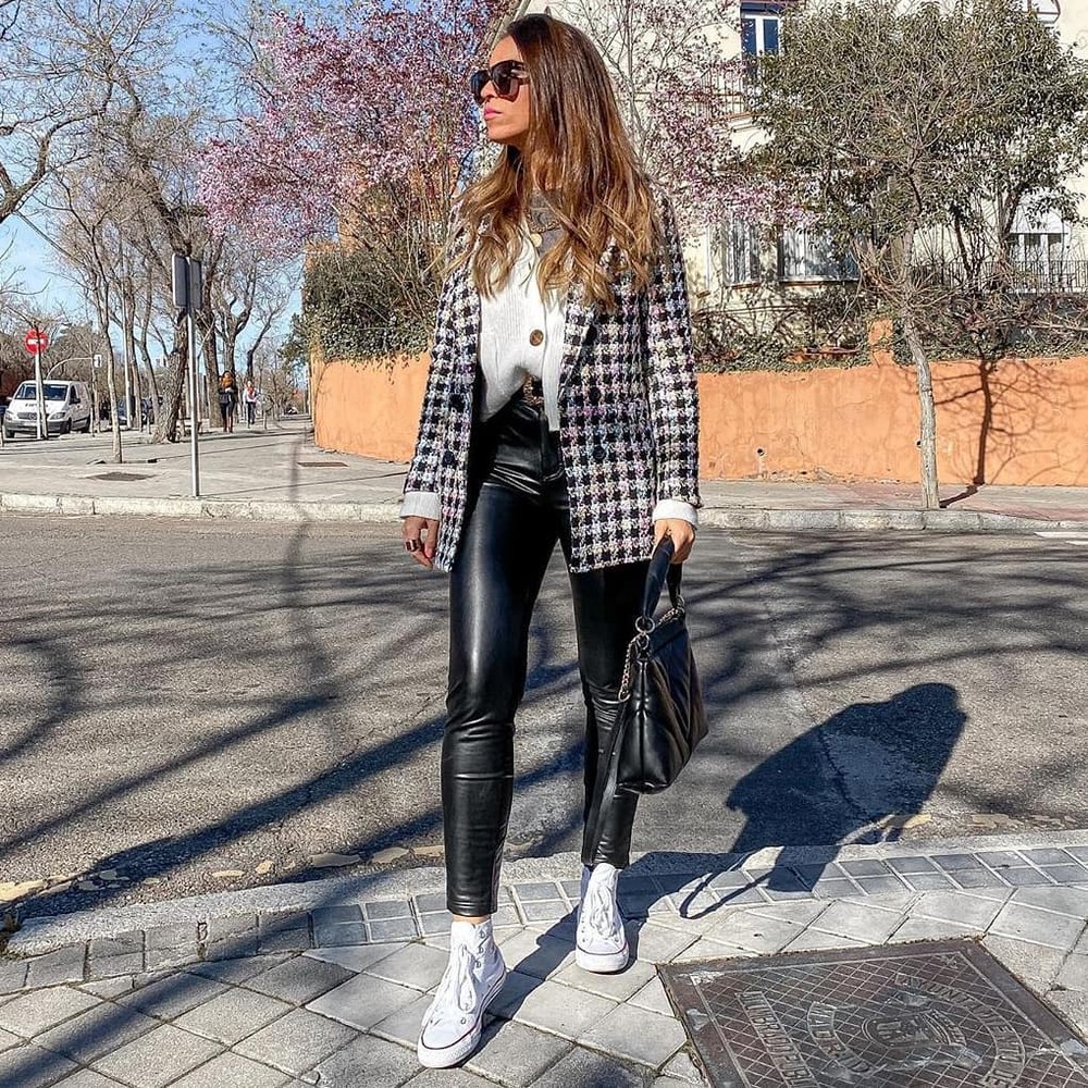 25 maneiras infalíveis de incorporar o All Star branco nos seus looks