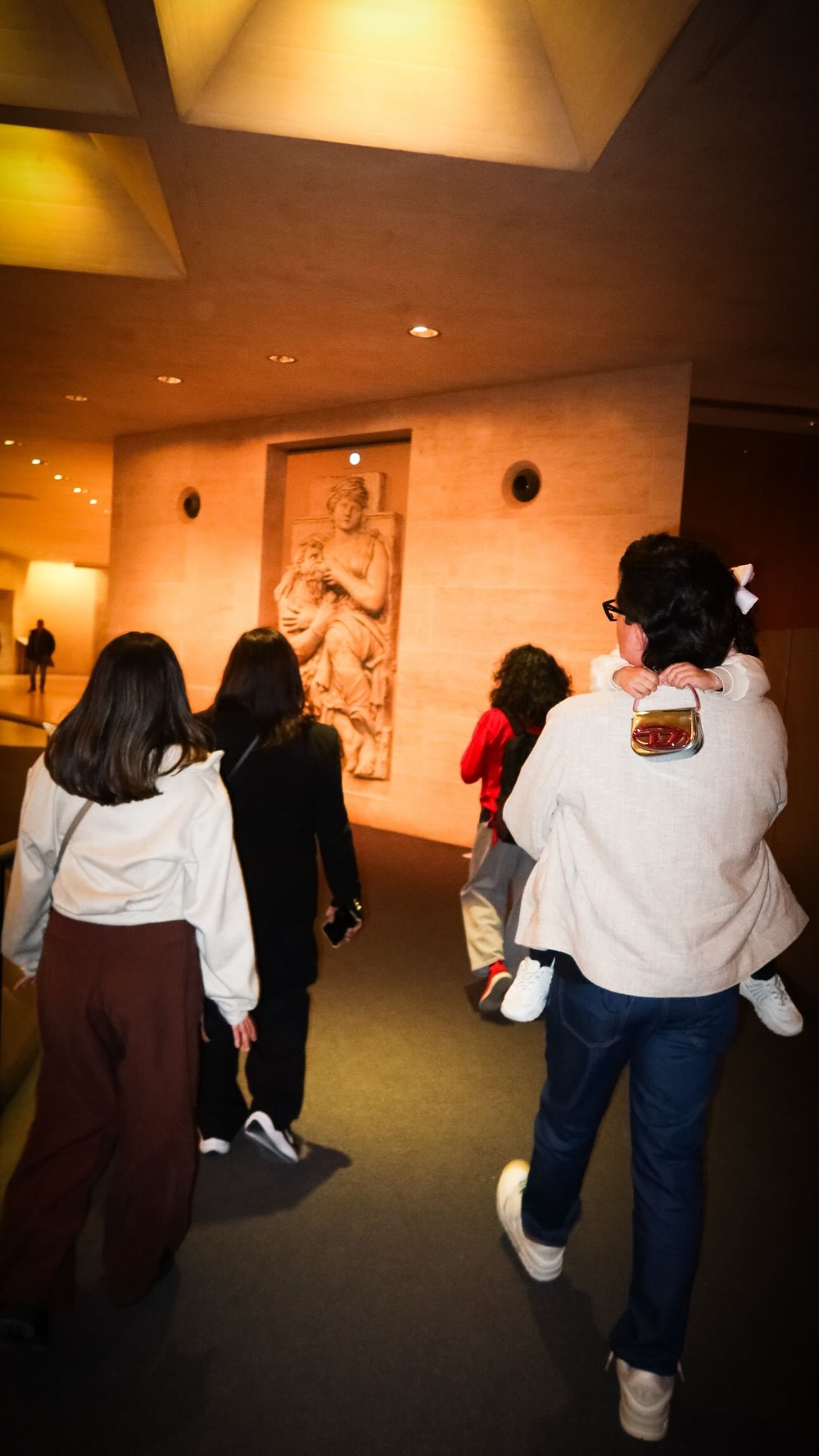 Três anos após agressão, Pâmela Hollanda e DJ Ivis curtem Carnaval em ...