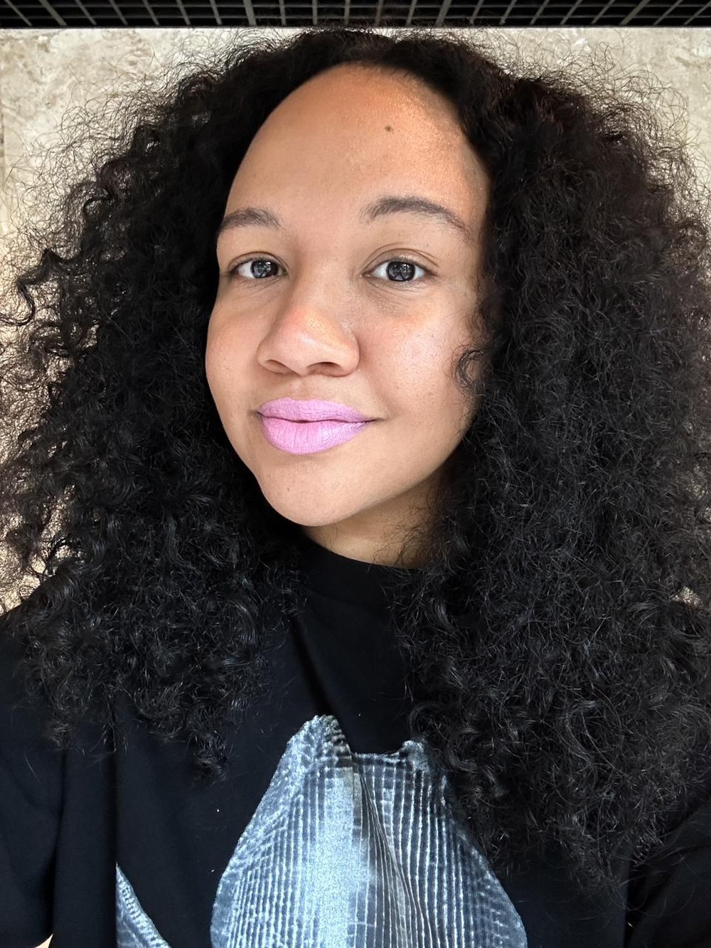 Batom Snob em 2024? O clássico rosa claro da MAC pode voltar aos holofotes