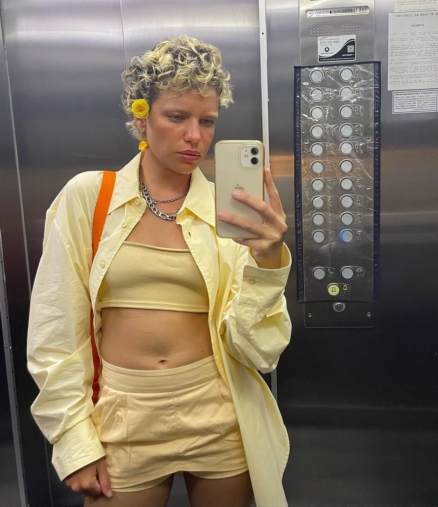 Bruna Linzmeyer compartilha álbum de fotos especial: 'Primeiro com 30 anos'