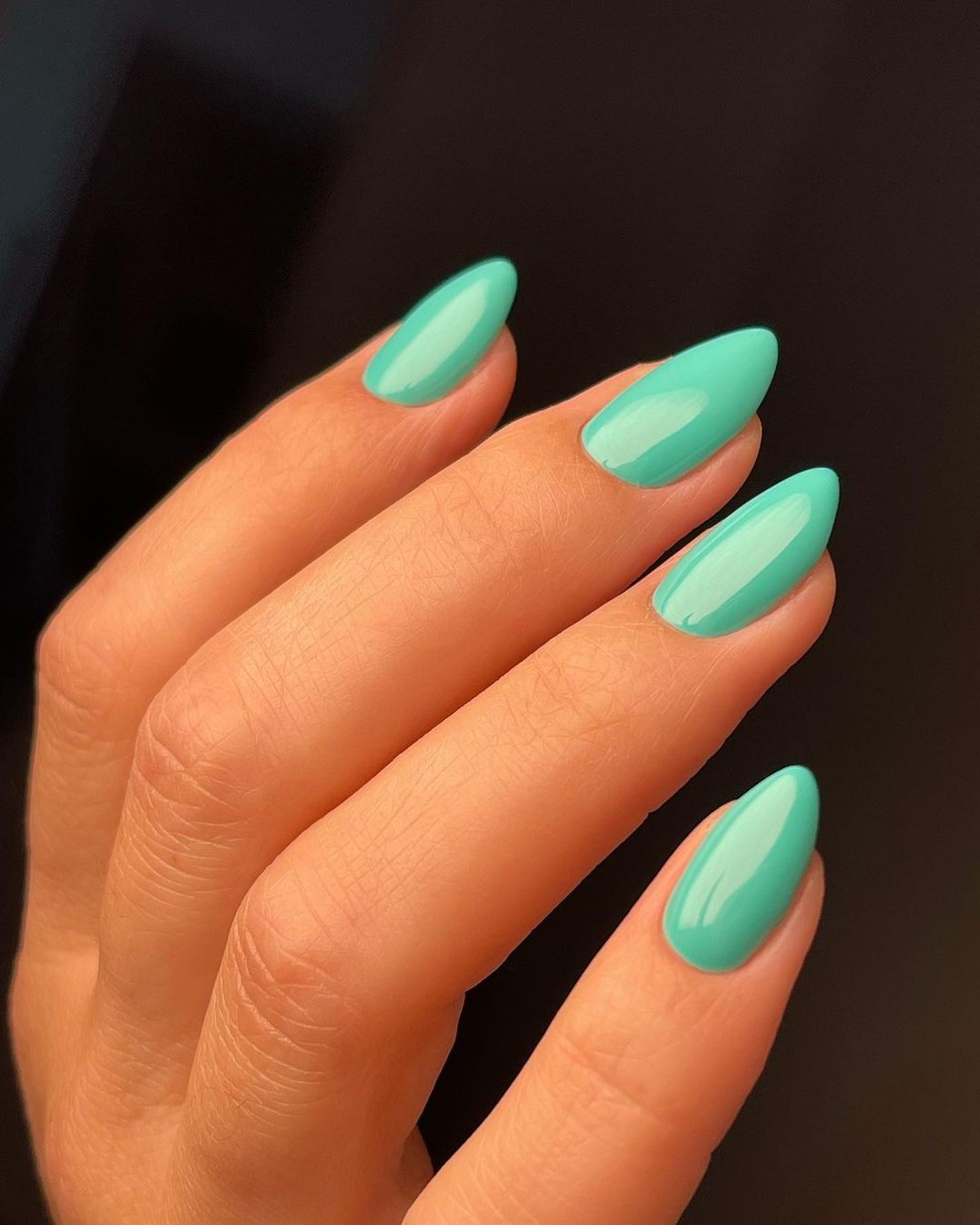 Unhas decoradas verde água: 20 fotos e estilos que fazem sucesso