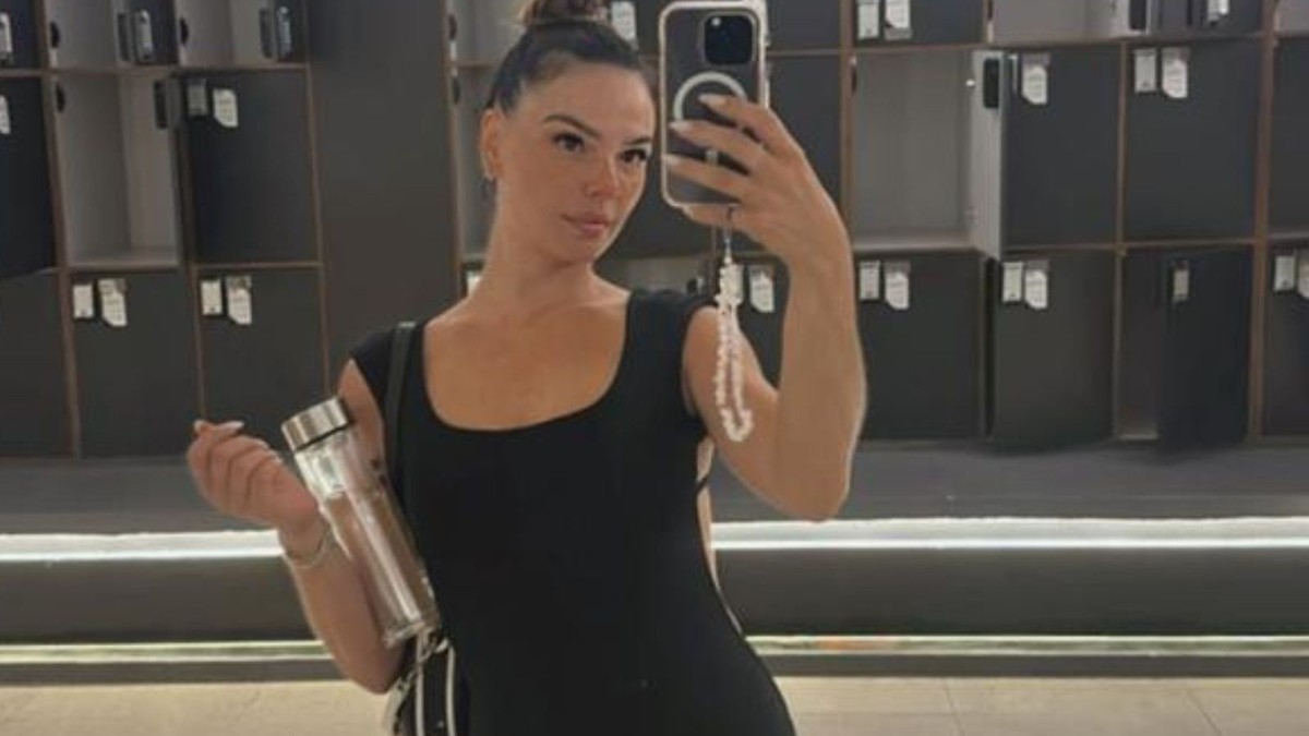De volta ao Brasil, Isis Valverde mostra resultado de treino na academia