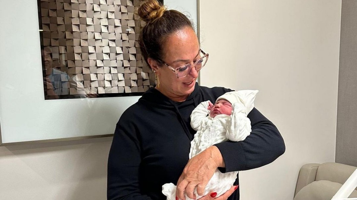 Mãe de Neymar é alvo de críticas por não chamar filha do jogador com ...