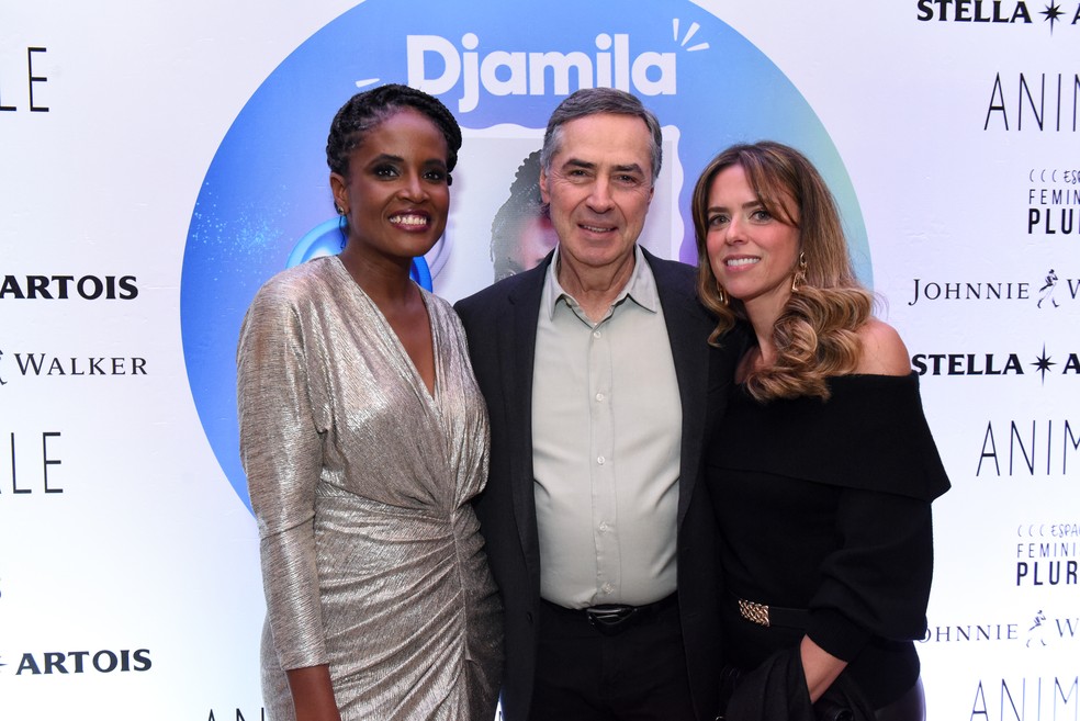 Djamila Ribeiro reúne famosos para celebrar seu aniversário de 44 anos