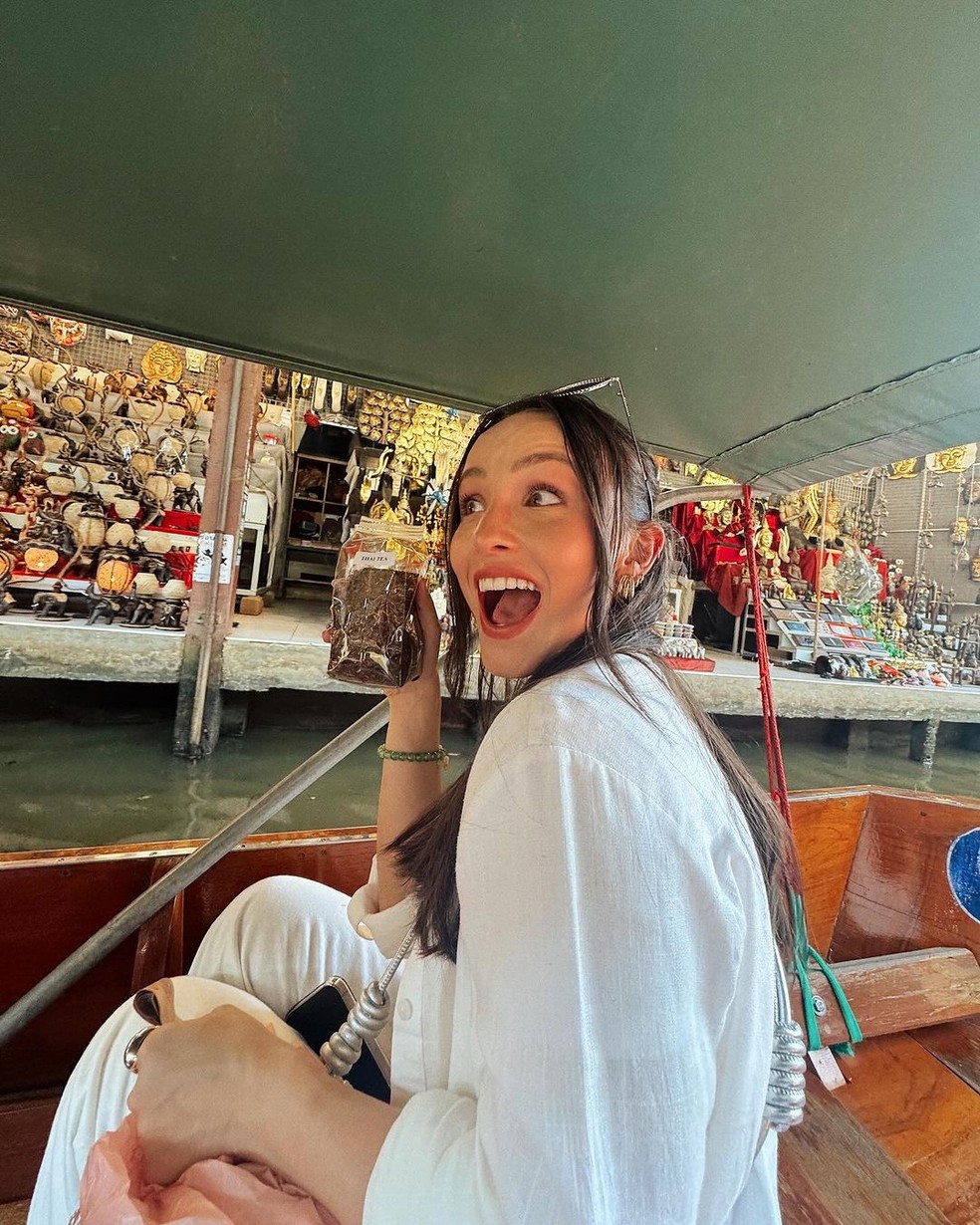 Larissa Manoela curte férias na Tailândia com o marido, André Luiz ...