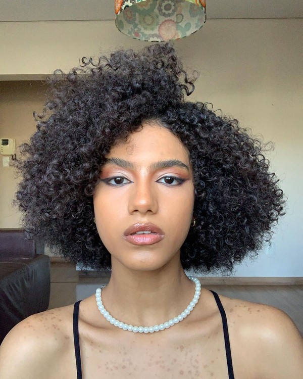 Cabelo crespo: saiba tudo sobre os fios 4A, 4B e 4C