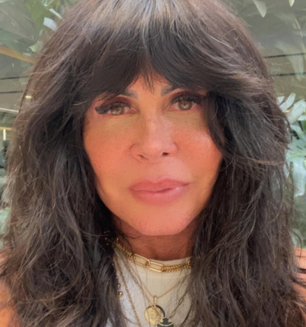 Após revelar calvície, Gretchen mostra novo visual e se empolga ...