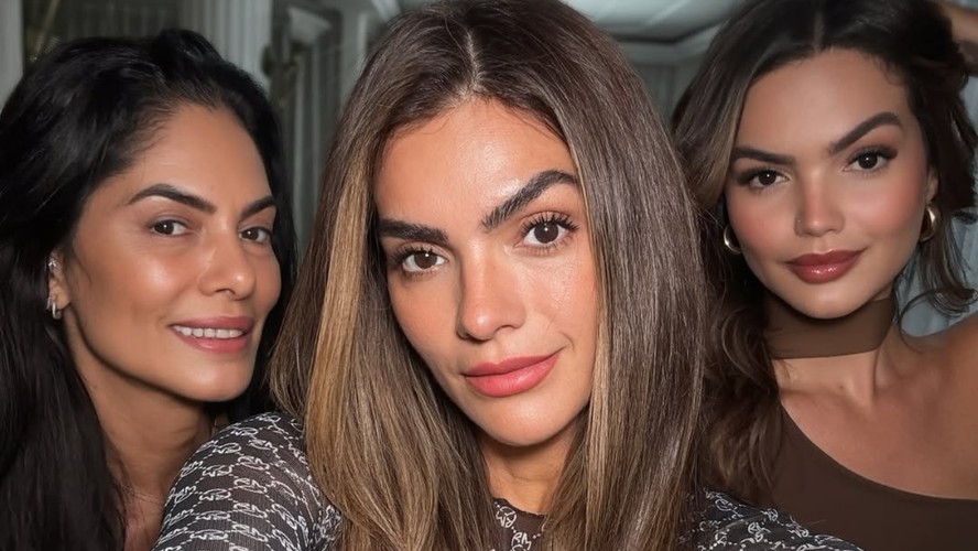 Kelly Key impressiona ao postar foto ao lado da mãe e de filha com ...