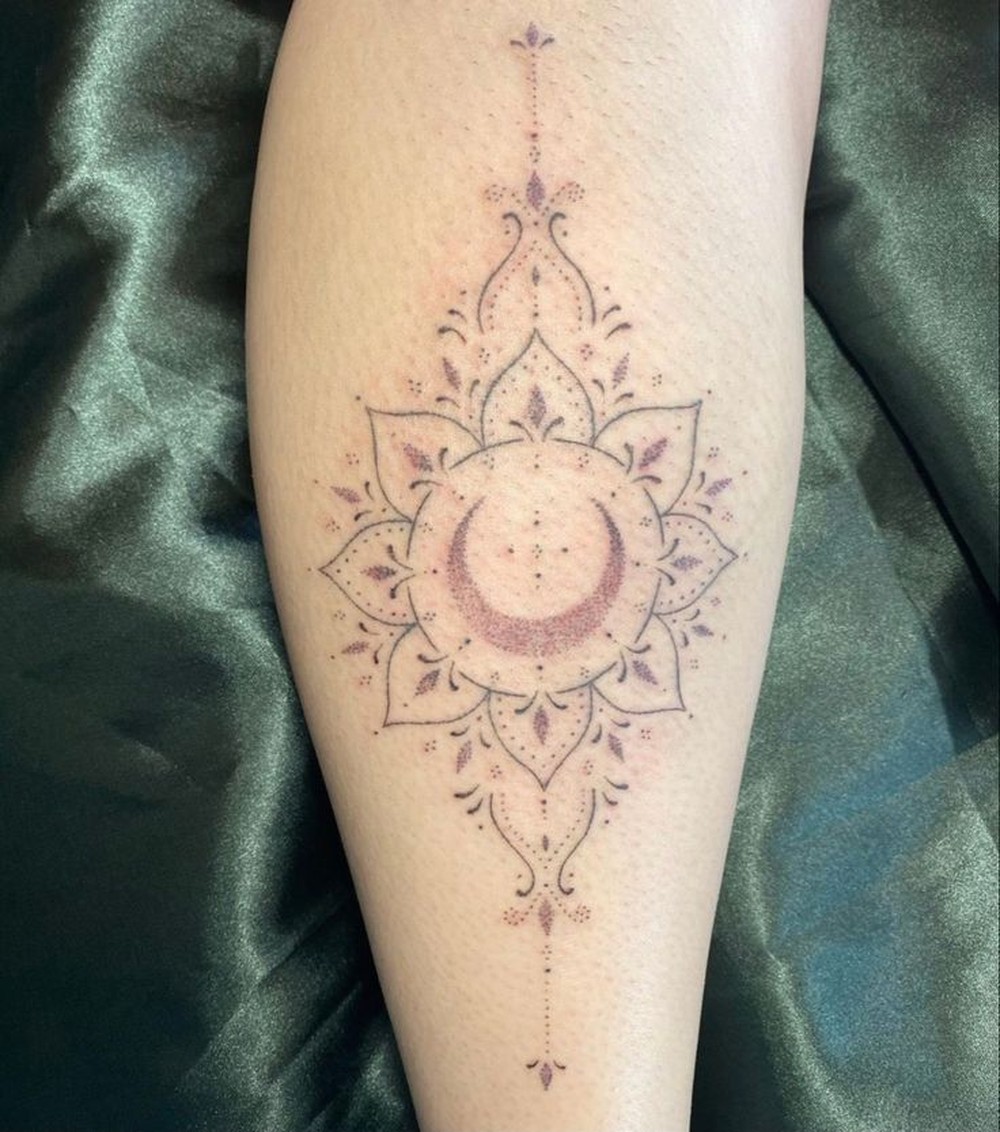 Tatuagem de mandala feminina: ideias com o símbolo que vai além da estética