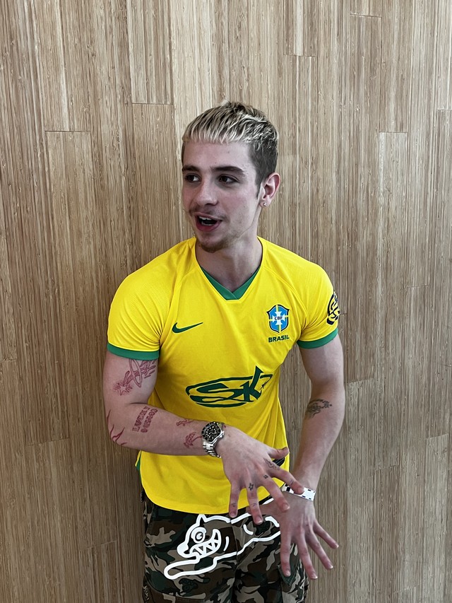 Juliano Floss estreia no SPFW com dicas de Marina Sena: 'Me jogou pra ...