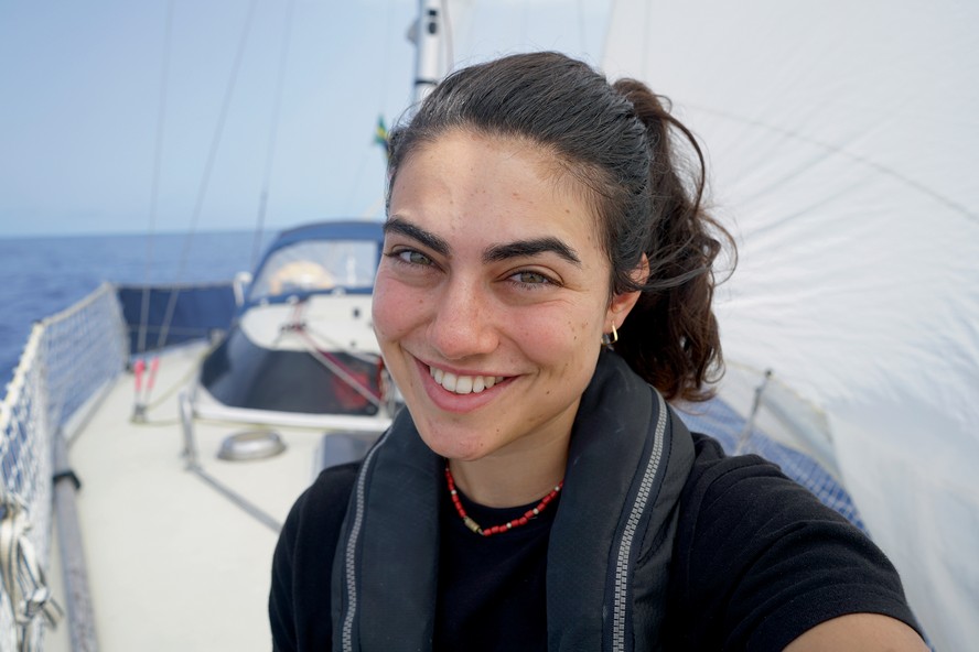 Mais jovem a cruzar sozinha o Atlântico, Tamara Klink lança collab de moda
