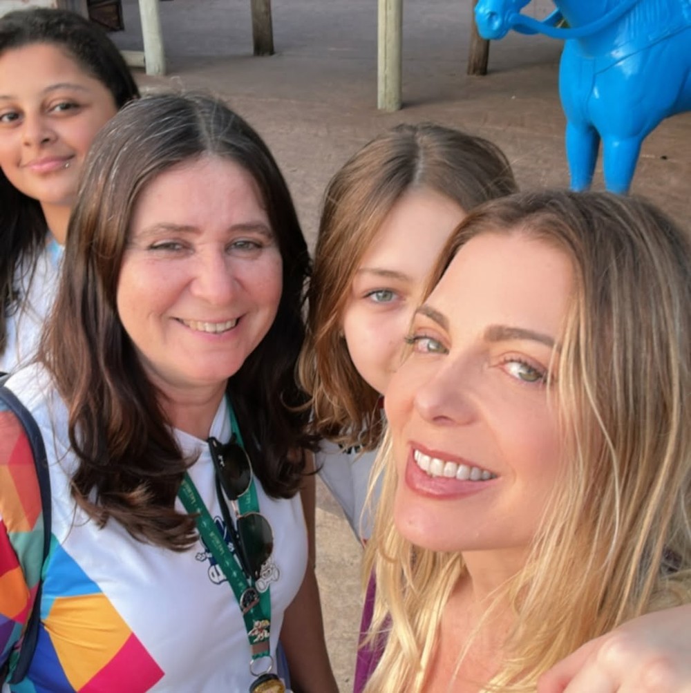 Sheila Mello posta com a filha e seguidores se impressionam com ...