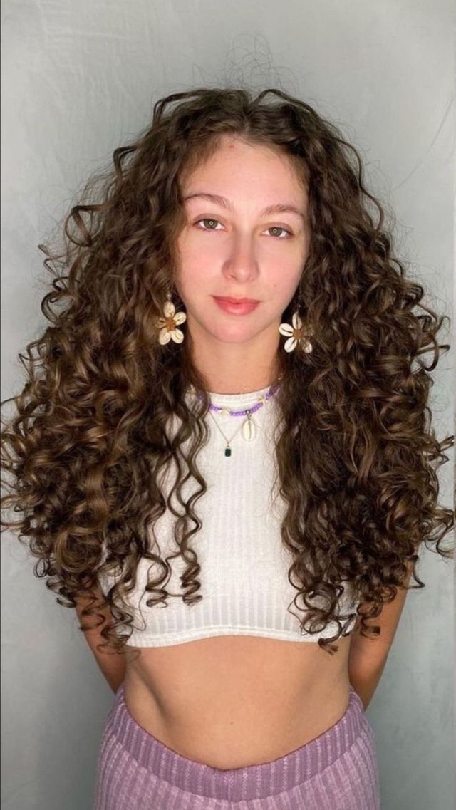 30 Fotos de cortes para cabelos cacheados e longos para você se ...