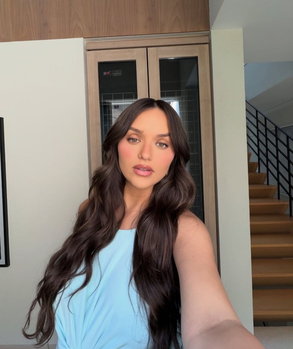 Rafa Kalimann abre álbum de fotos e exibe barrigão na reta final da gravidez