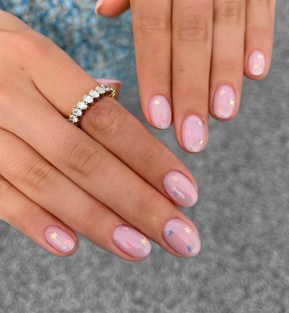 Unhas decoradas simples de diferentes estilos para se inspirar