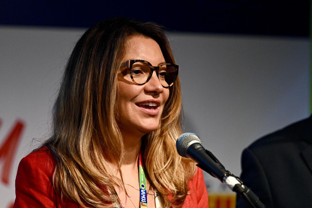 Do 1º casamento à militância política, livro se aprofunda na vida de ...