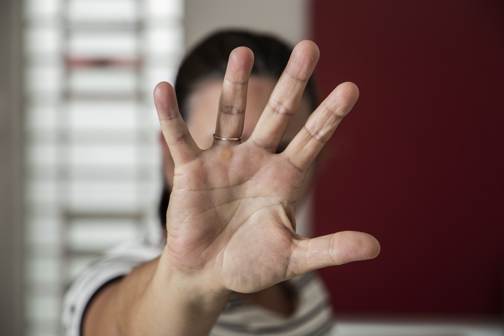 Violência doméstica: projeto que dobra pena para agressão corporal em ...