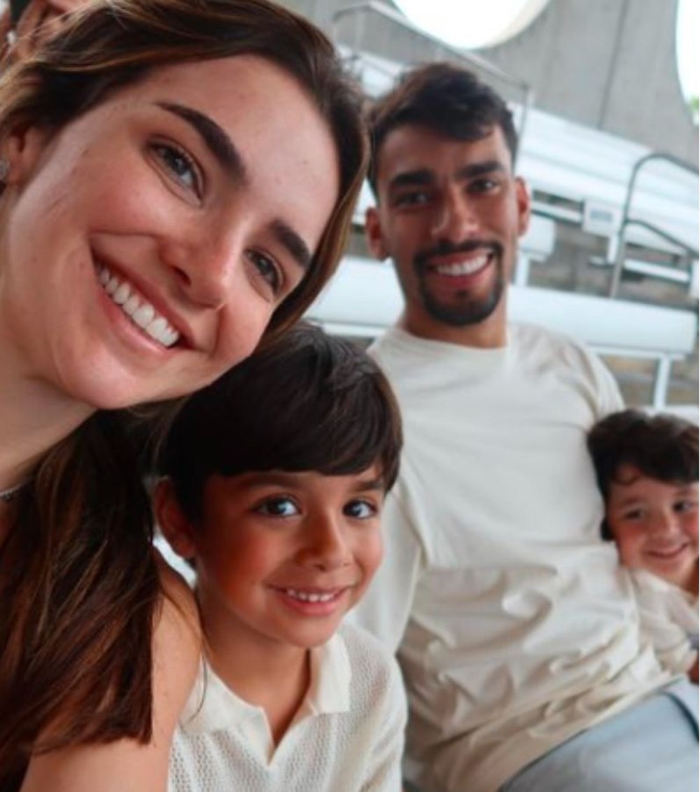 De biquíni, Duda Fournier comemora aniversário de 28 anos de Lucas ...