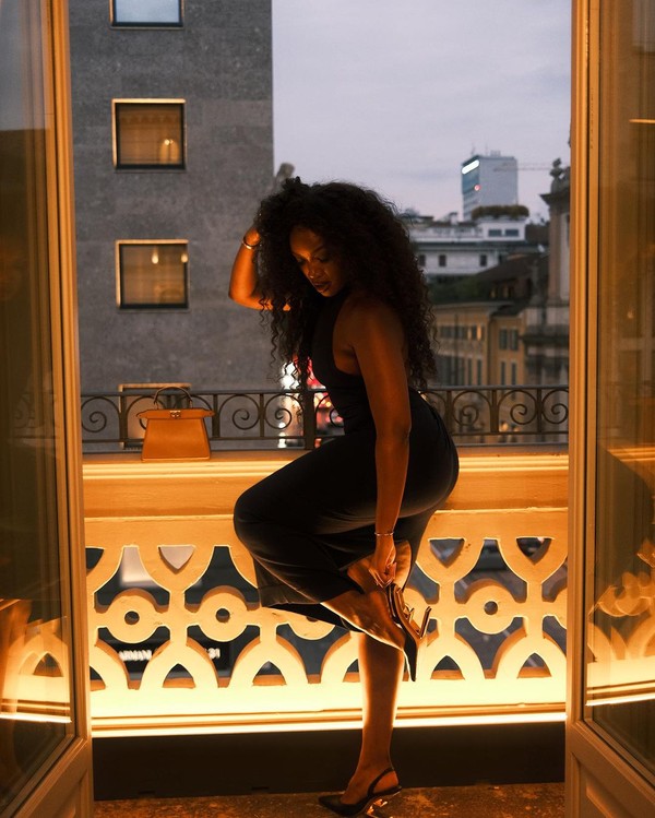 Iza arranca suspiros de fãs ao postar fotos na web: 'Perfeita'