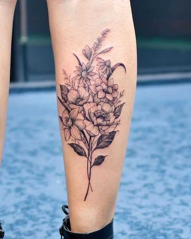 Tatuagem na panturrilha feminina: inspiração para a sua próxima arte
