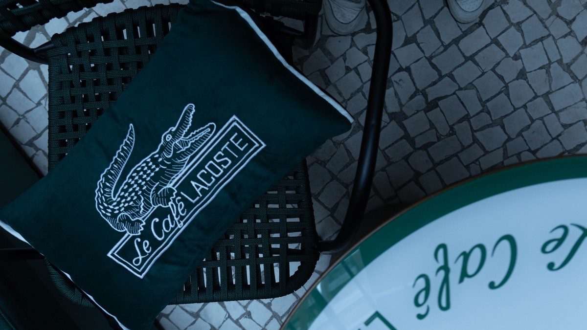 A Lacoste fashionista de Pelagia Kolotouros acaba de desembarcar na NK ...