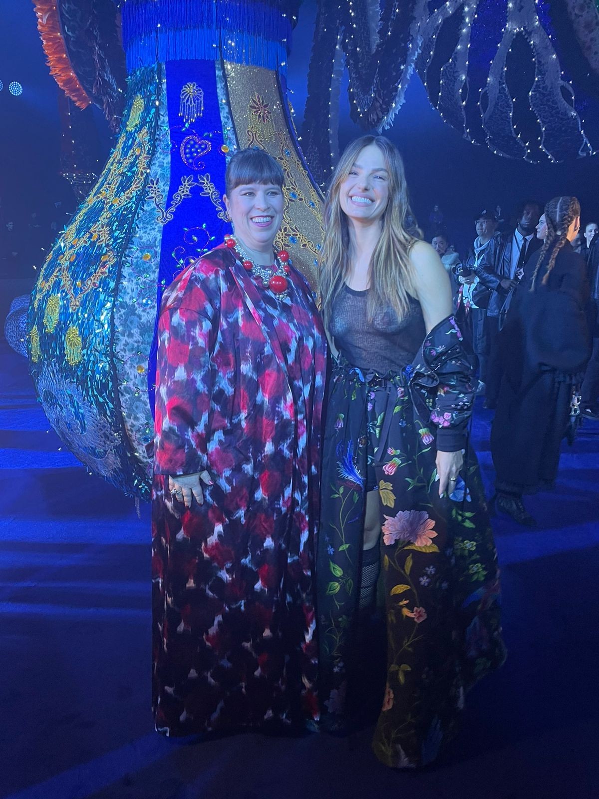 Ísis Valverde, Charlize Theron, Gal Gadot: artistas vestem looks ...