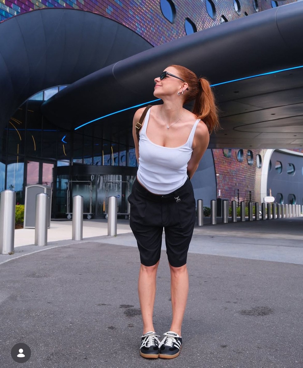 Gabriela Medvedovski abre álbum de fotos em Orlando, nos EUA