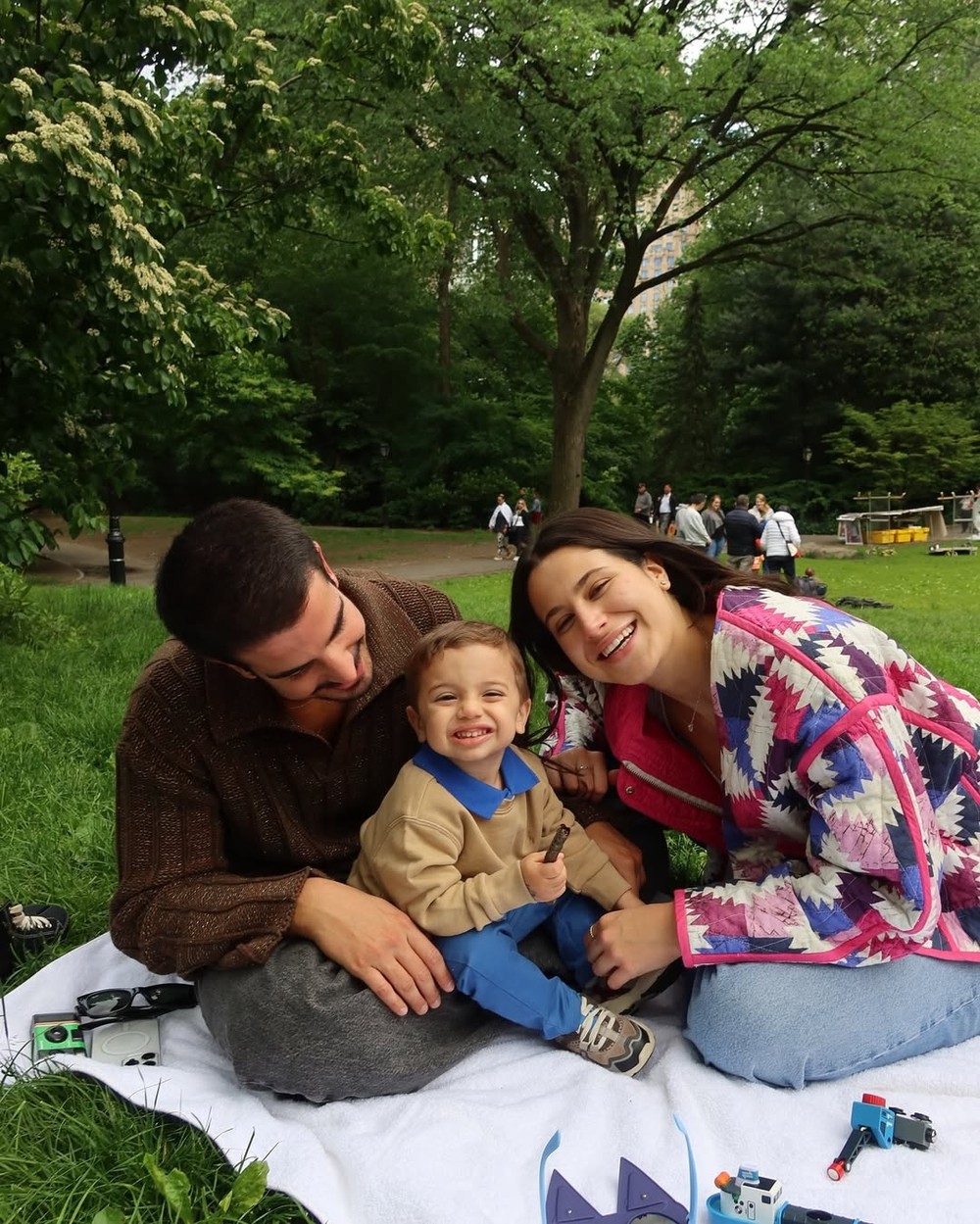 Claudia Raia reúne filhos durante piquenique em Nova York: 'Ser mãe de ...
