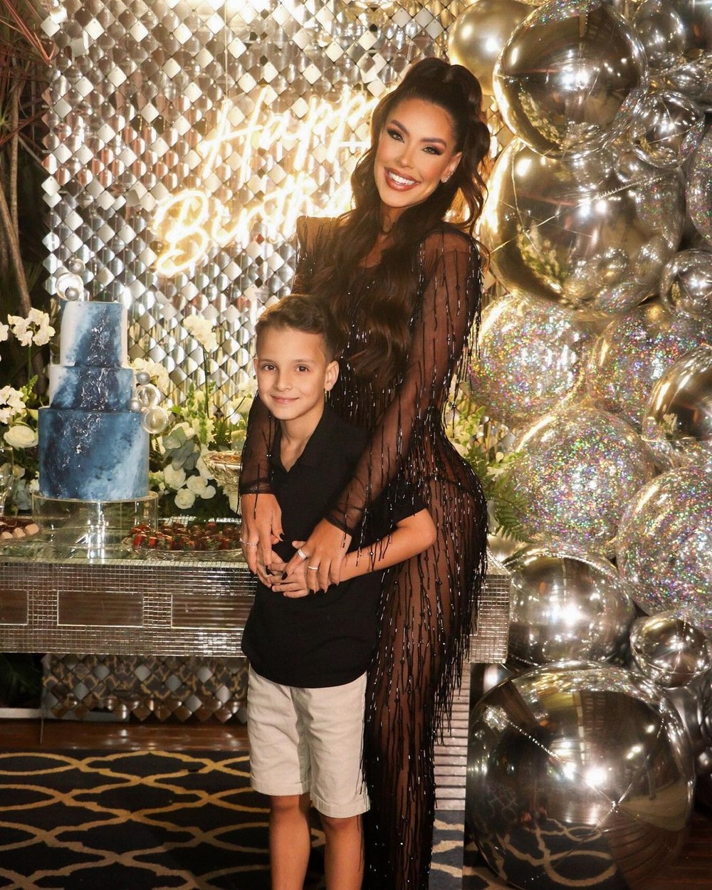 Com look transparente, ex-BBB Ivy Moraes comemora aniversário ...