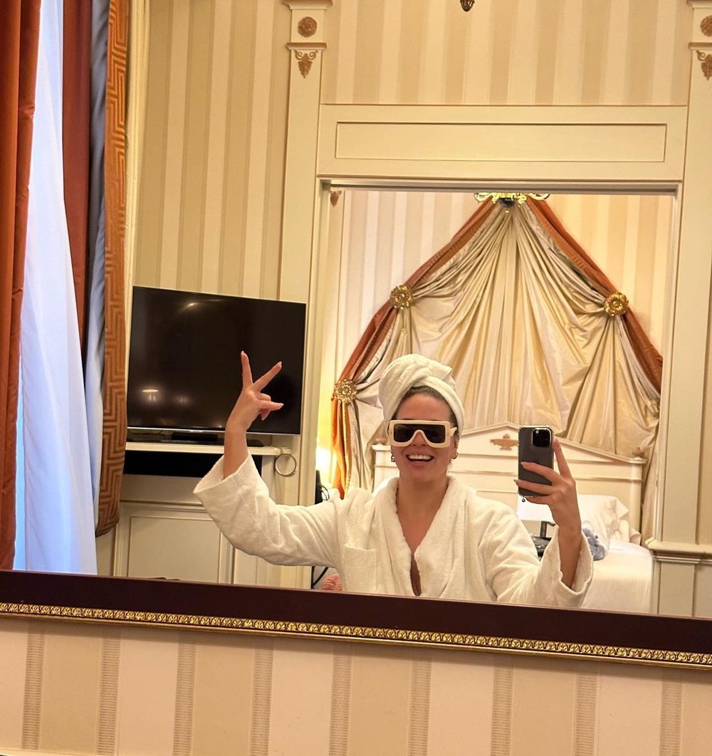 Ashley Graham posta álbum com fotos inusitadas na web: 'Só tem a realidade'