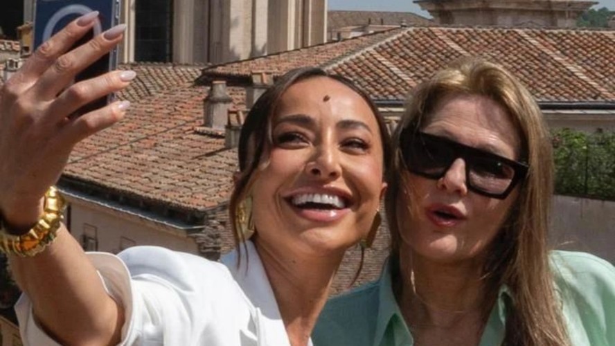 Ilze Scamparini posta foto com Sabrina Sato e ganha elogio da ...