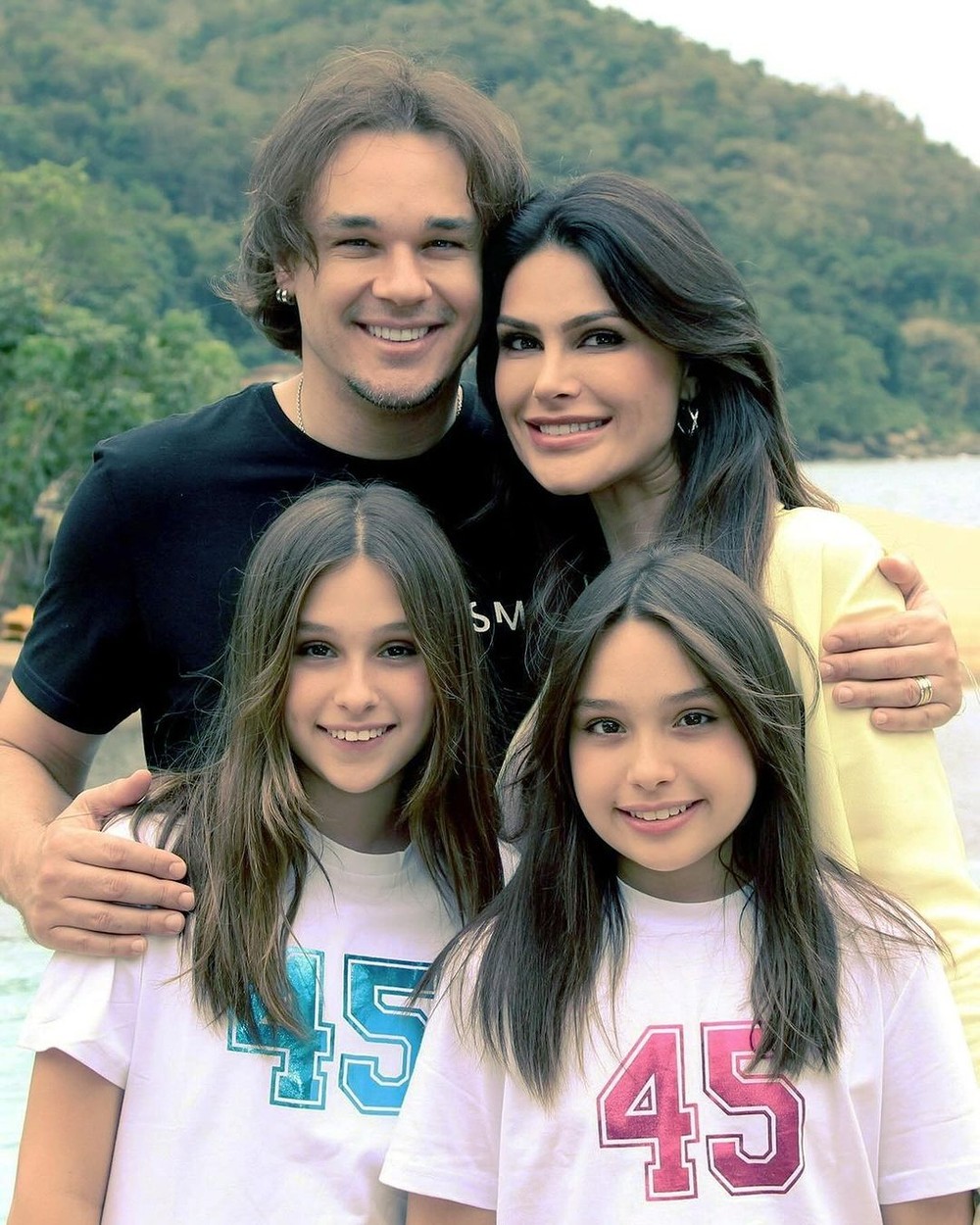 Filhas gêmeas de Leandro, do KLB, e Natália Guimarães encantam fãs em novos cliques: 'Duas ...