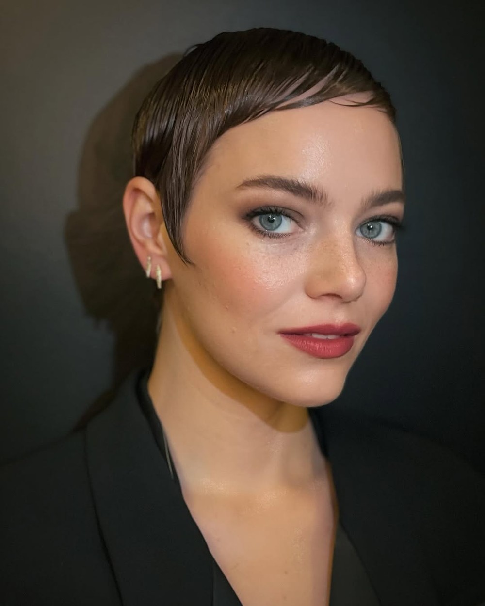 O cabelo curto de Emma Stone: desvende o corte e possibilidades de ...