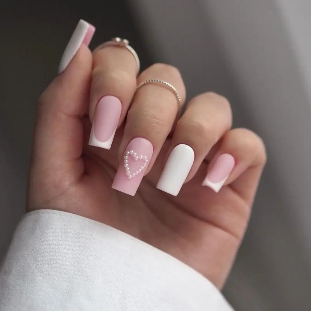 Unha de gel quadrada decorada: ideias únicas e delicadas para se inspirar