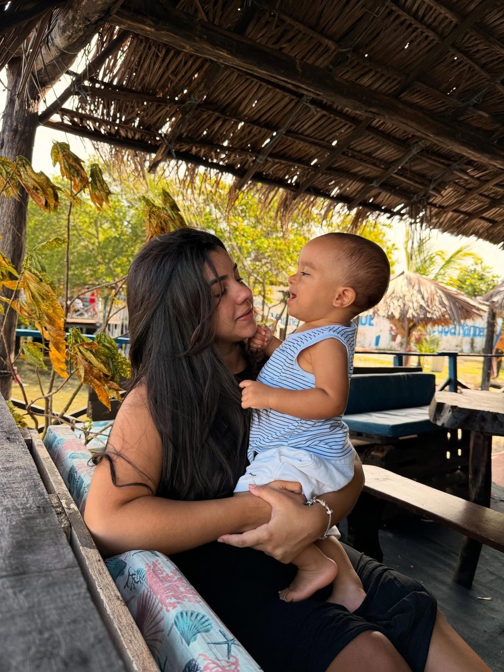 Todo esperto, filho de João Gomes encanta fãs ao posar nos braços de ...
