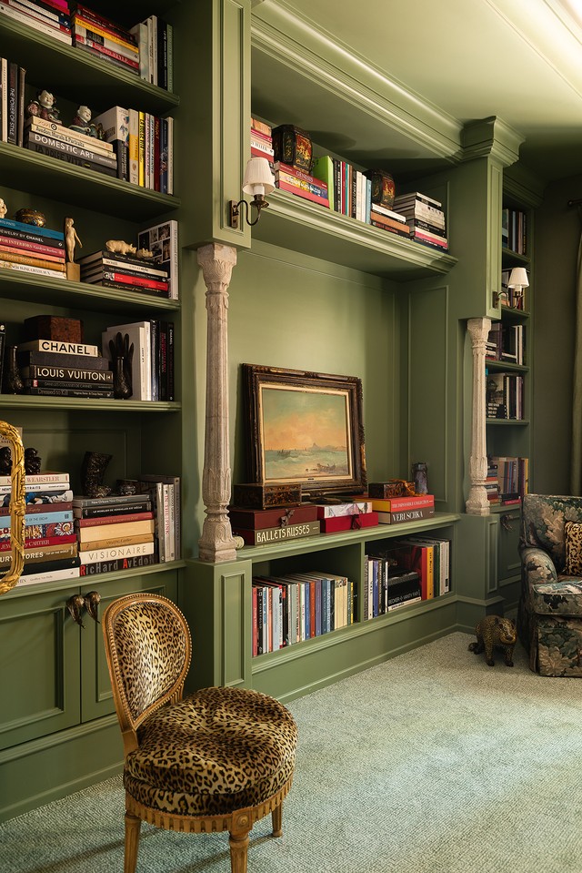 Traudi Guida reúne aquisições que fez em antiquários pelo mundo na sua ...