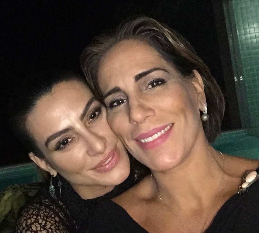 Gloria Pires lembra aniversário de Cleo em post na web: 'Aprendi a ser mãe'