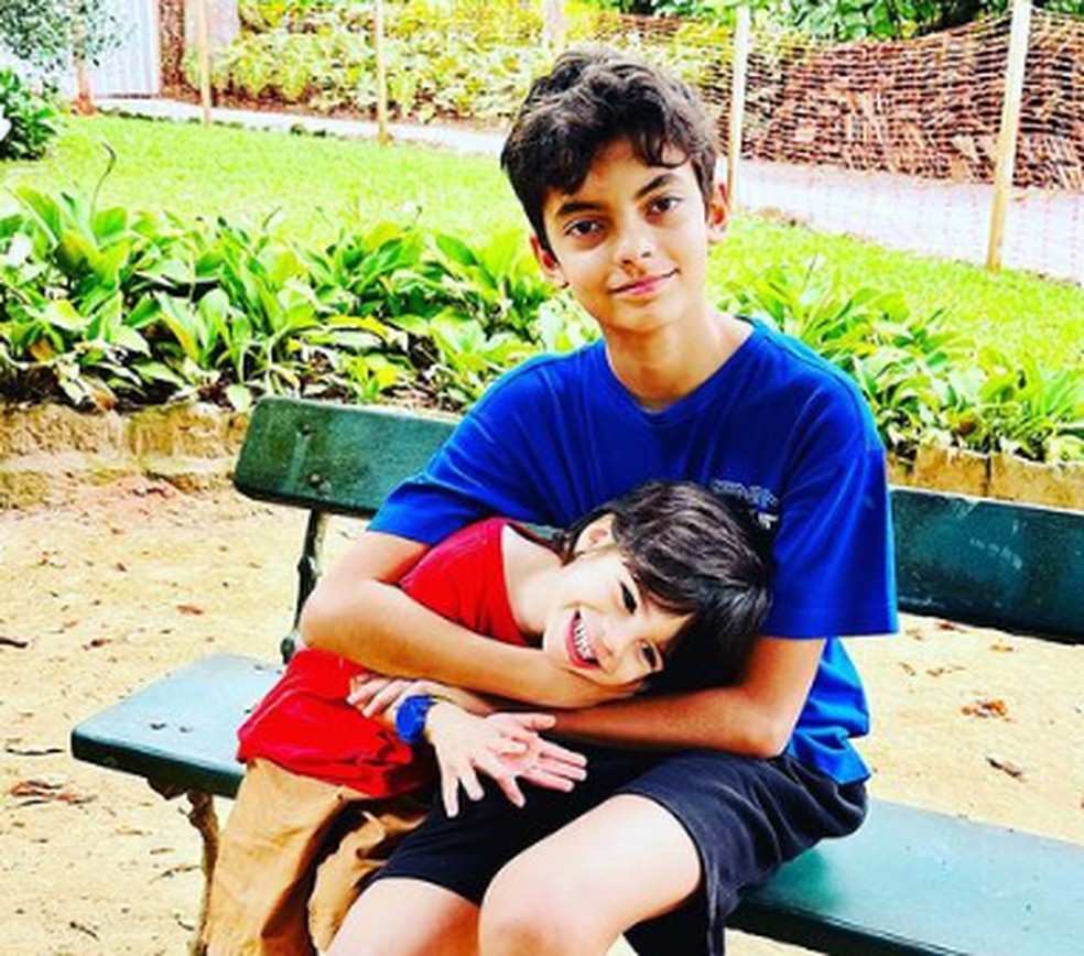 Thiago Fragoso vive longo casamento com atriz e tem dois filhos ...