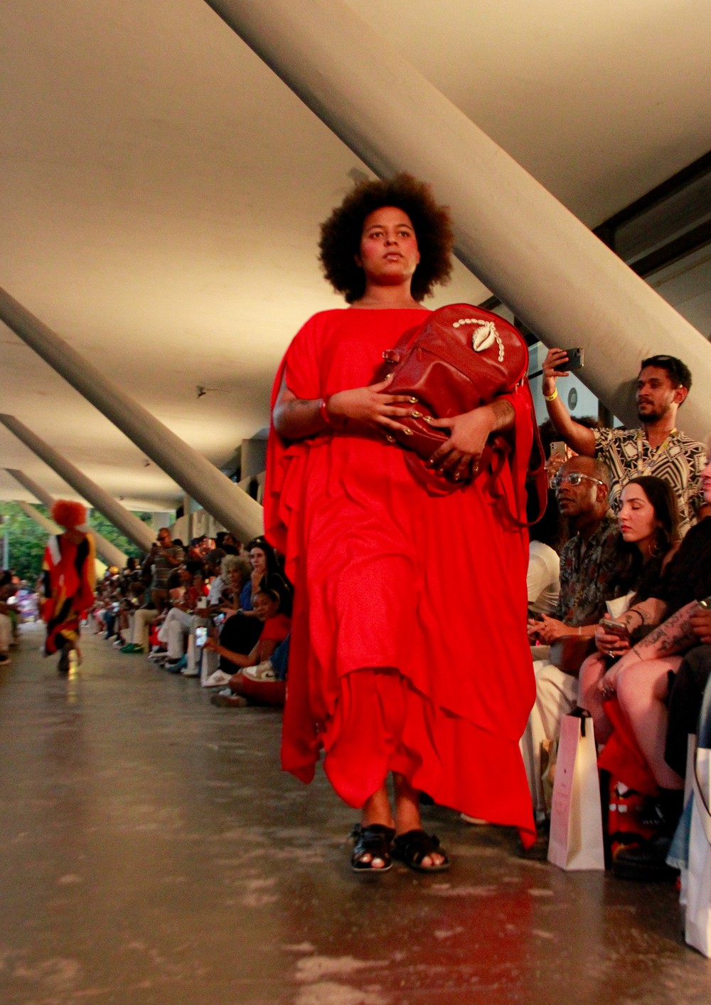 Desfile Isa Silva no Museu Afro tem inspiração em Dete Lima, estilista ...