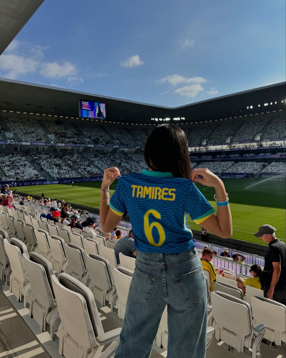Gabi Fernandes, namorada da jogadora Tamires, mostra torcida nas ...