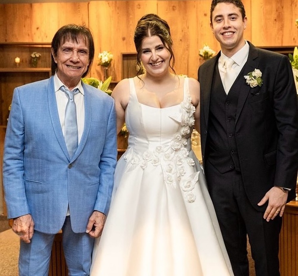 Roberto Carlos publica cliques do casamento da neta, filha de Dudu ...