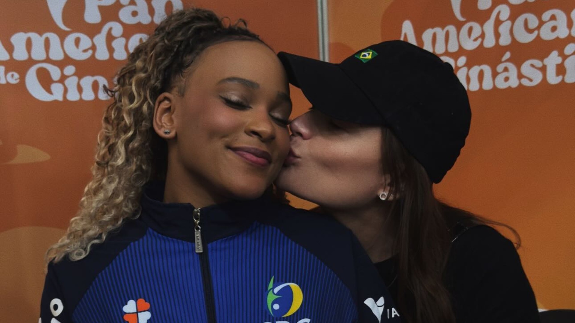 Foto de Rebeca Andrade ao lado de mulher gera especulações e assessoria ...