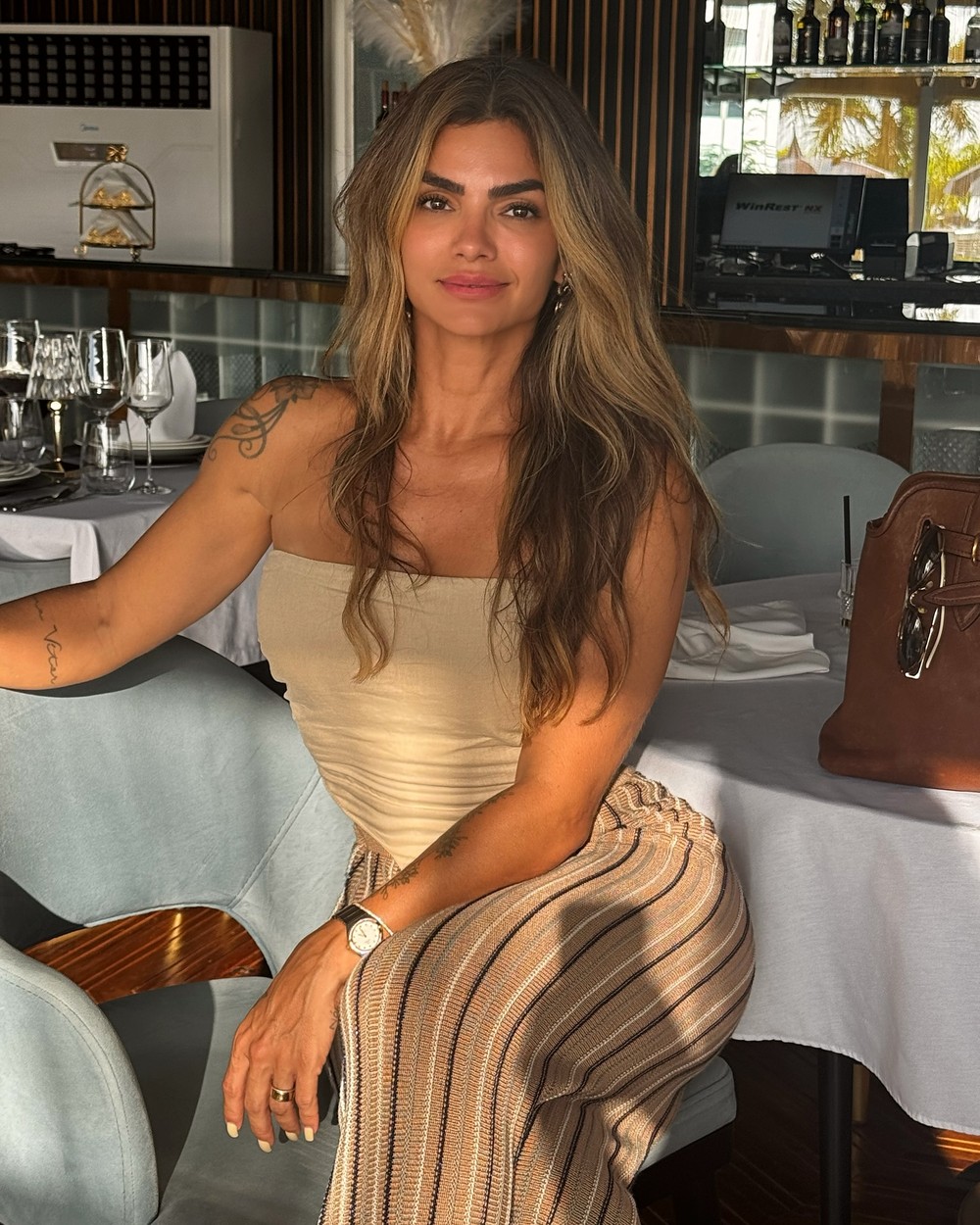 Kelly Key posa após almoço de negócios e desabafa: 'Me sinto lindíssima ...