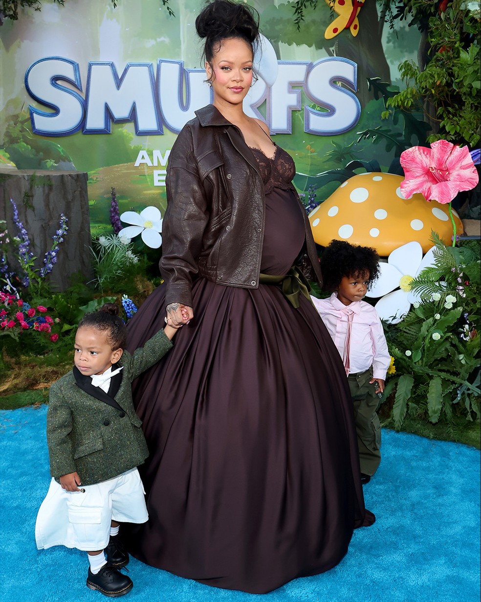 Filhos de Rihanna e A$AP Rocky usam looks Dior recém-saídos da passarela