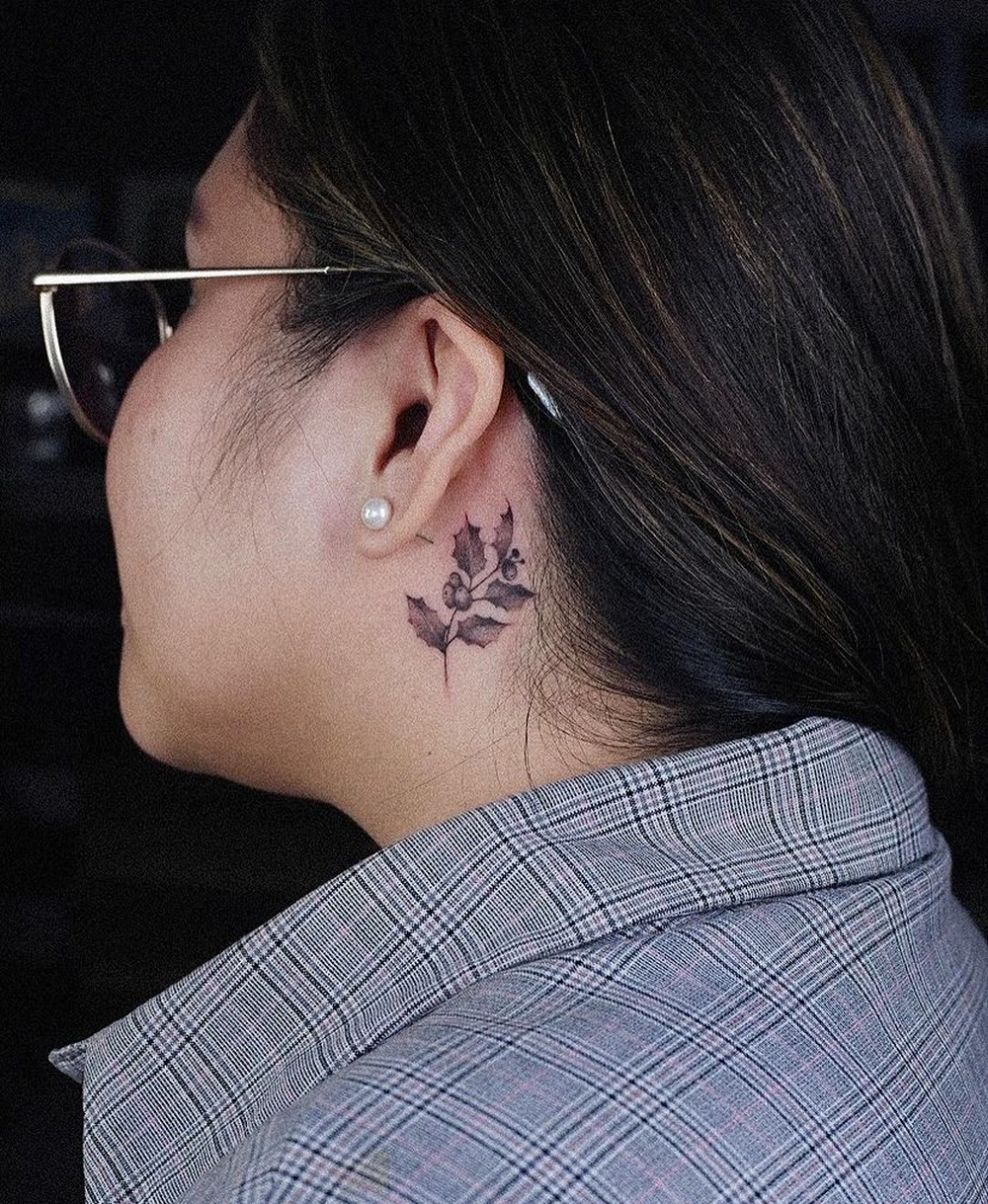 Tatuagens femininas no pescoço: veja 50 modelos lindos para inspirar ...