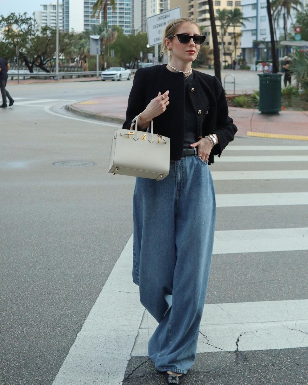 Looks com calça wide leg: veja 35 maneiras de como usar a peça que é ...