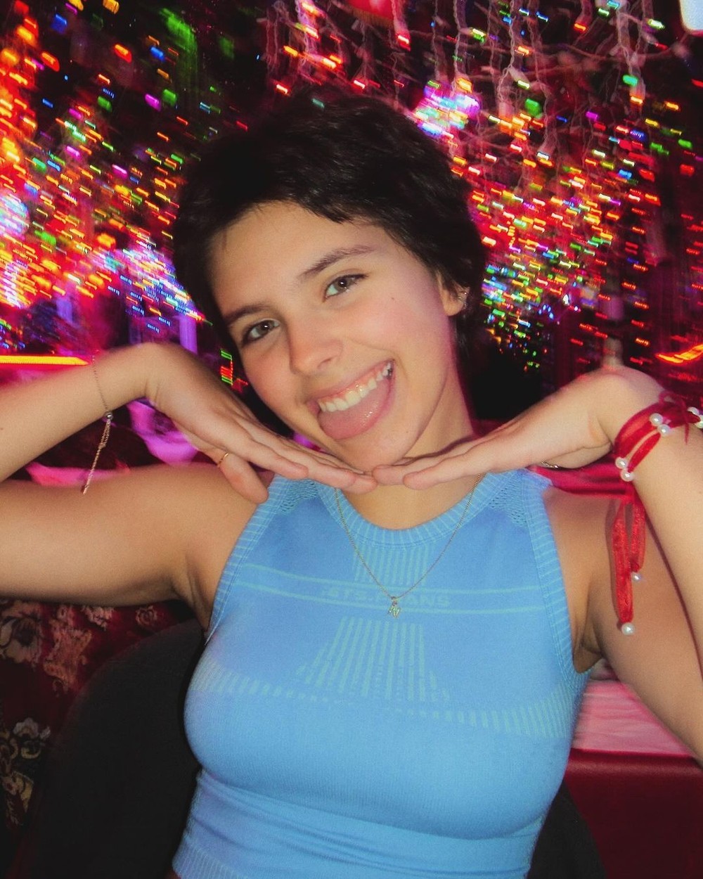 Flor Gil abre álbum de fotos de jantar com João Paulo Demasi: 'Papito'